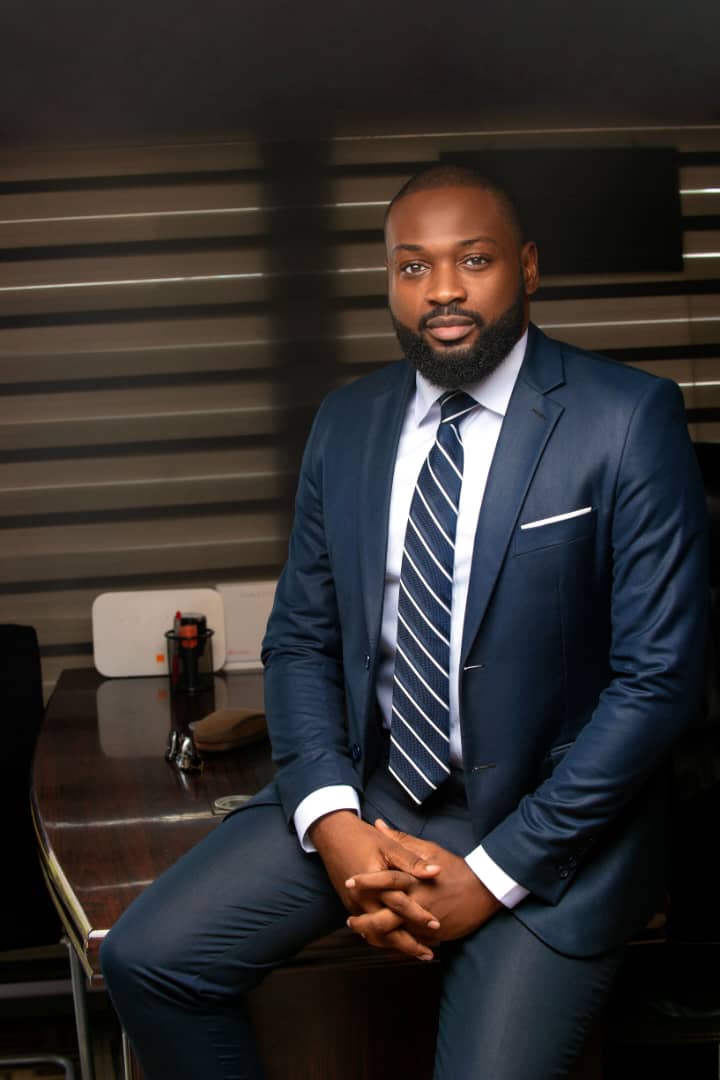 FPAU : Thy René Essolomwa nkoy ea Linganga, un modèle de jeune plein de ...