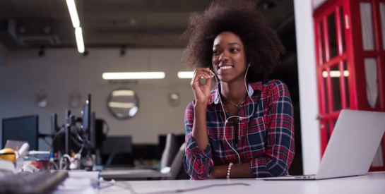 Addiction au travail : quels sont les symptômes et comment s’en sortir